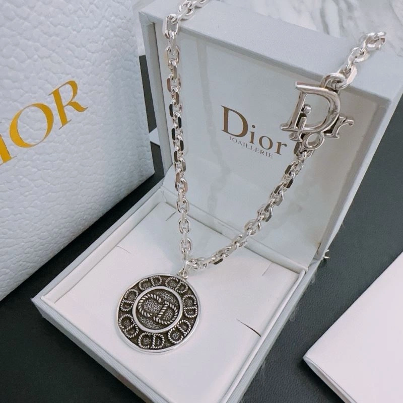 1:1 copy Christian Dior Necklaces