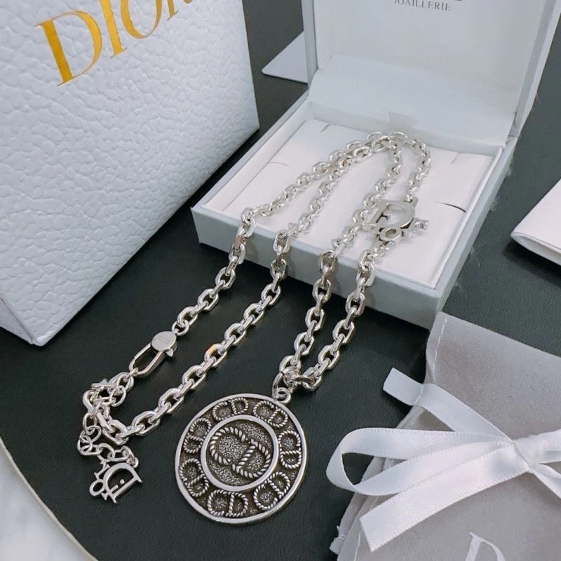 1:1 copy Christian Dior Necklaces