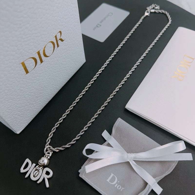 Cut-rate Christian Dior Necklaces