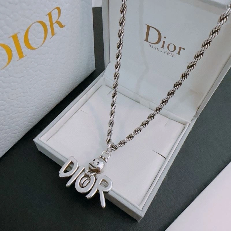 Cut-rate Christian Dior Necklaces