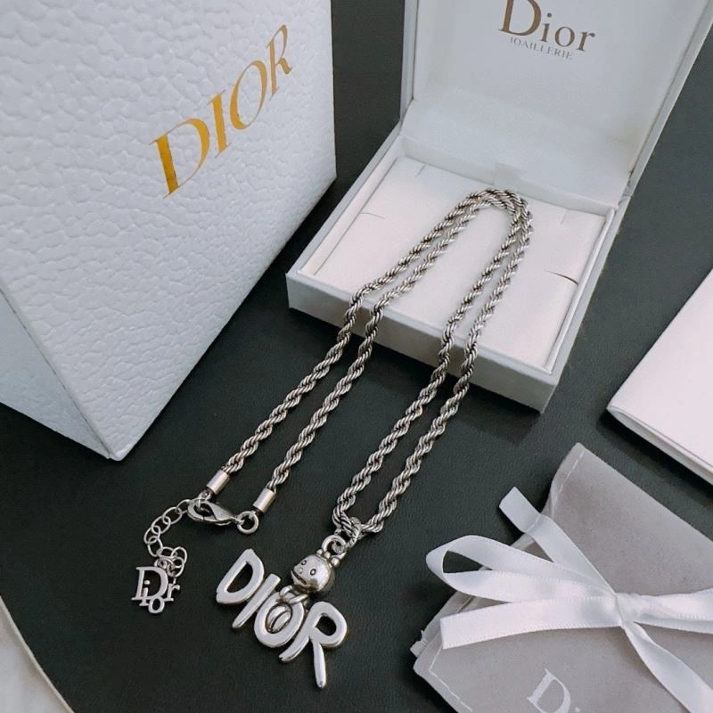 Cut-rate Christian Dior Necklaces