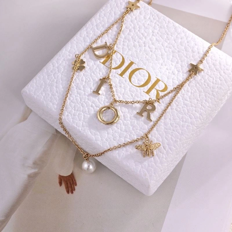 Low-cost Christian Dior Necklaces