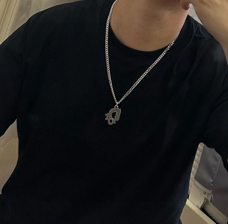 Top mirror Christian Dior Necklaces