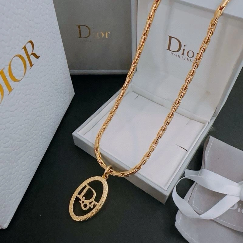 Discounted Christian Dior Necklaces