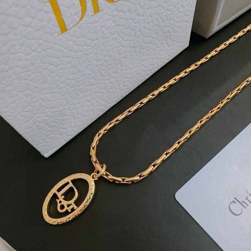 Discounted Christian Dior Necklaces