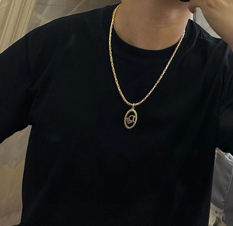 Discounted Christian Dior Necklaces