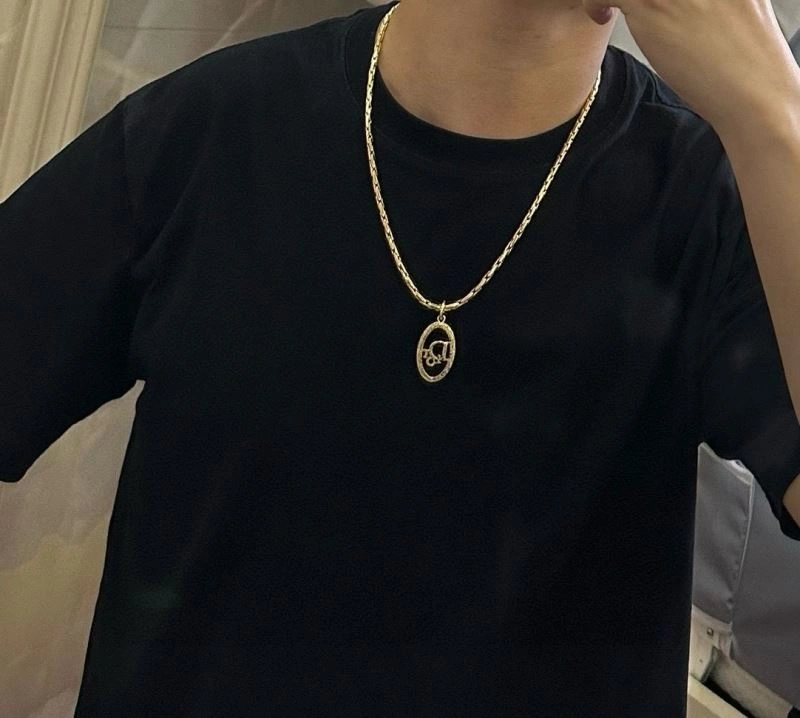 Discounted Christian Dior Necklaces