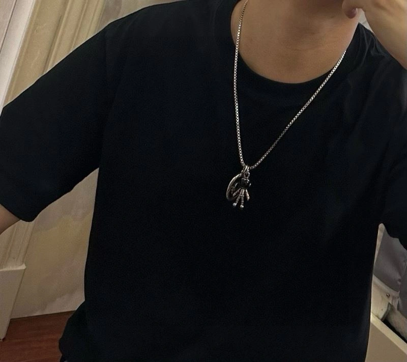 Inexpensive Christian Dior Necklaces