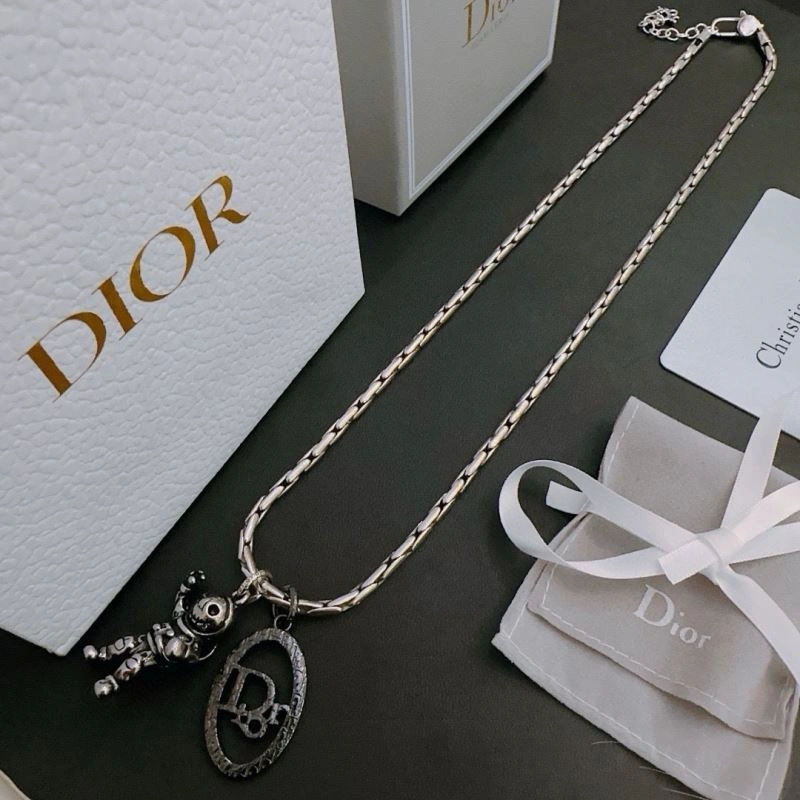 Discounted Christian Dior Necklaces
