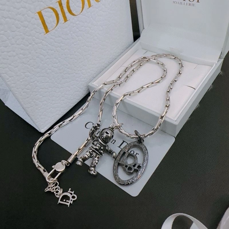 Discounted Christian Dior Necklaces