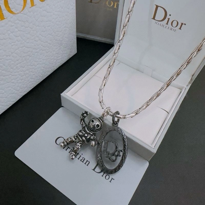 Discounted Christian Dior Necklaces