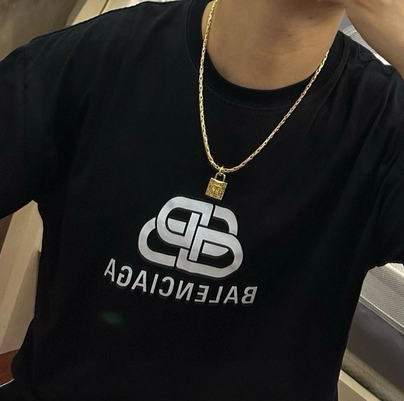 Value-priced Christian Dior Necklaces
