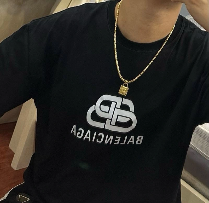 Value-priced Christian Dior Necklaces