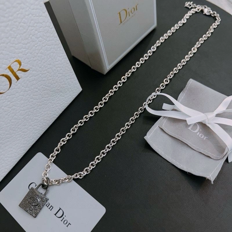 Economical Christian Dior Necklaces