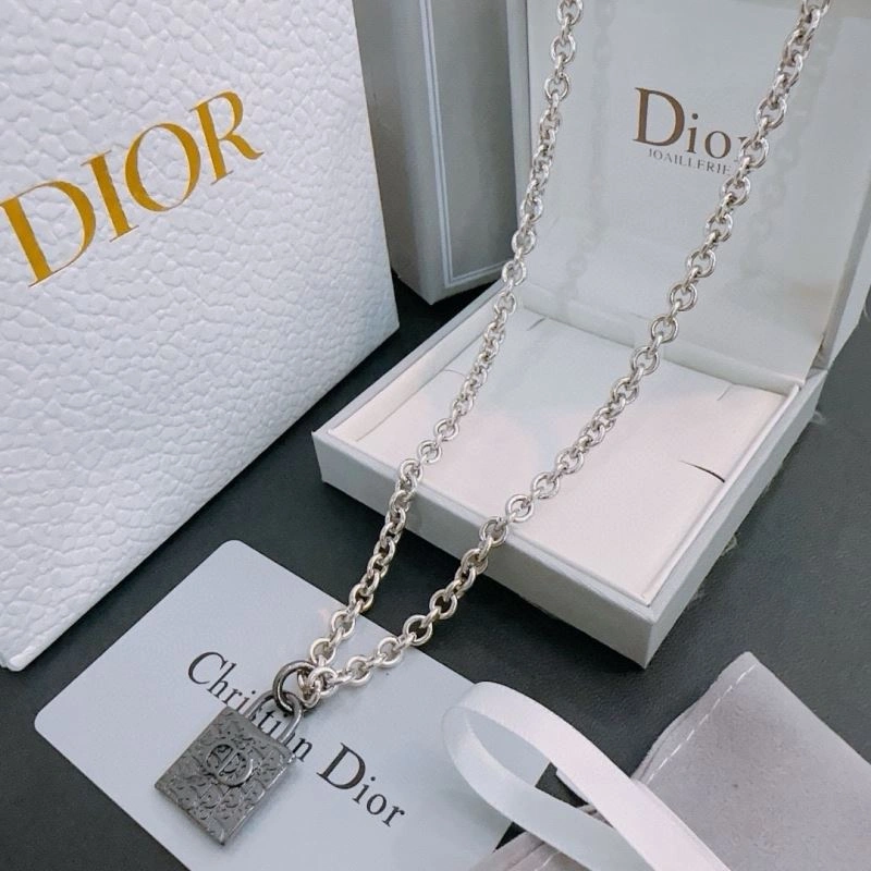 Economical Christian Dior Necklaces