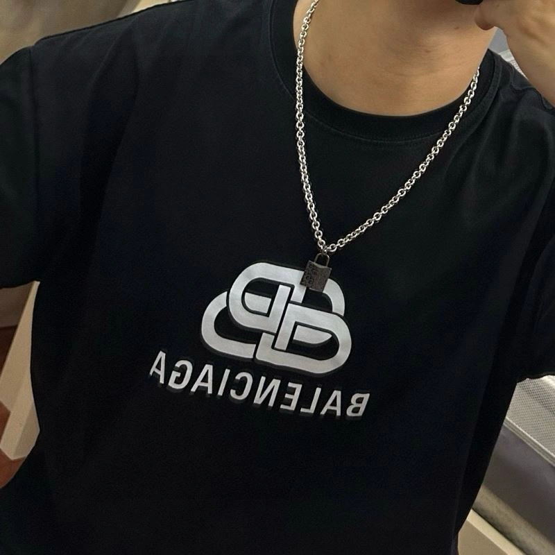 Economical Christian Dior Necklaces