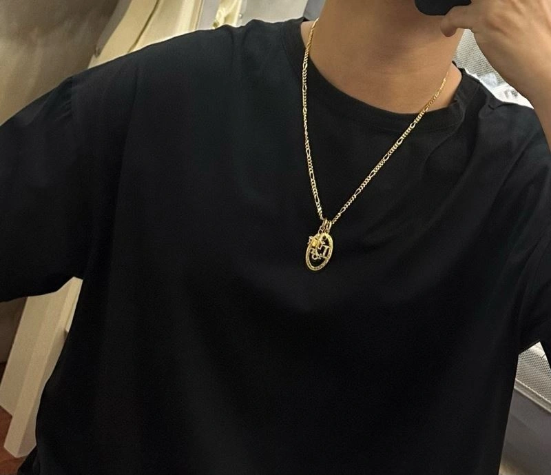 Top mirror Christian Dior Necklaces