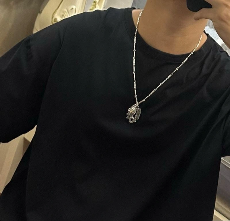 Factory-made Christian Dior Necklaces