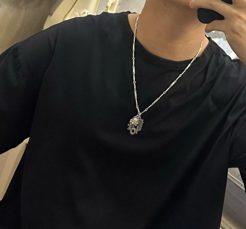 Factory-made Christian Dior Necklaces