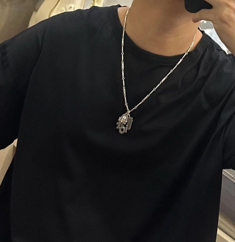 Factory-made Christian Dior Necklaces