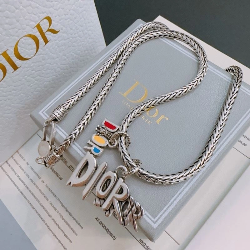 High accuracy Christian Dior Necklaces