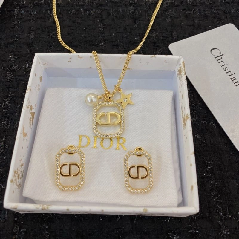 Christian Dior Necklaces