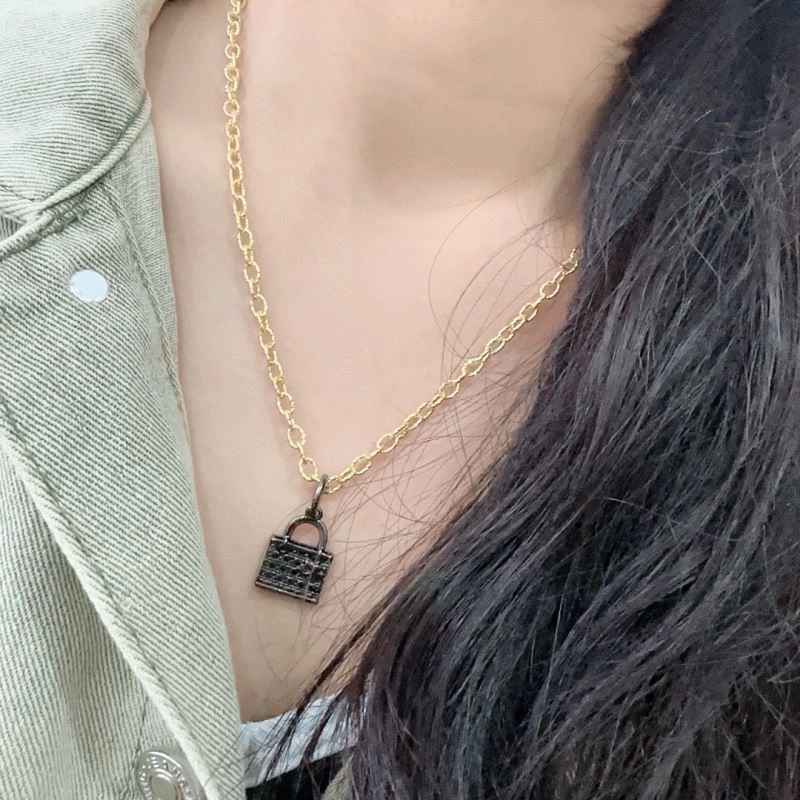 Economical Christian Dior Necklaces