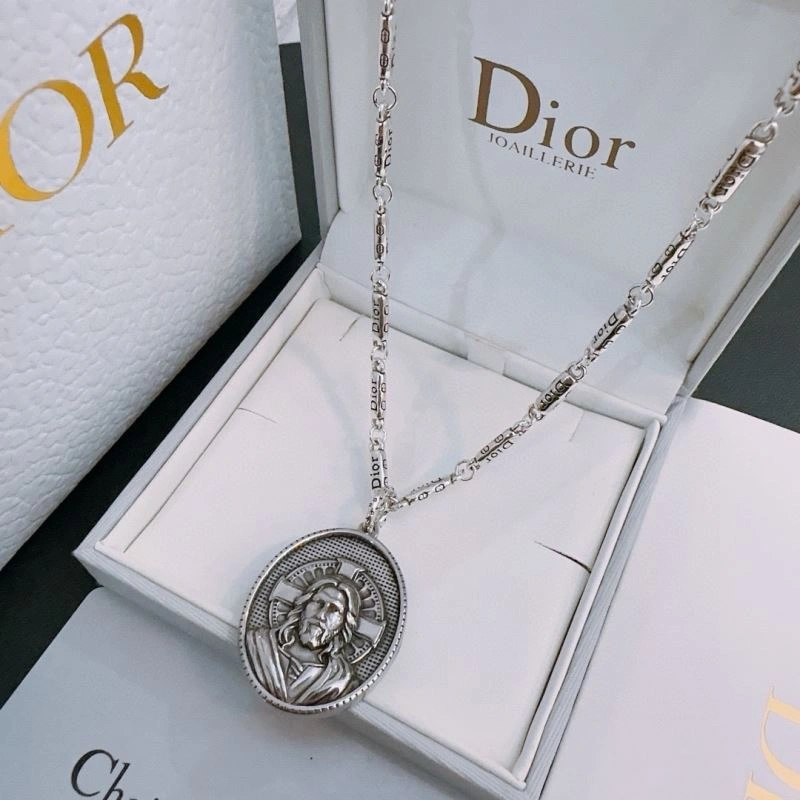 Cut-rate Christian Dior Necklaces