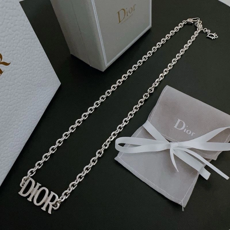 Bargain Christian Dior Necklaces