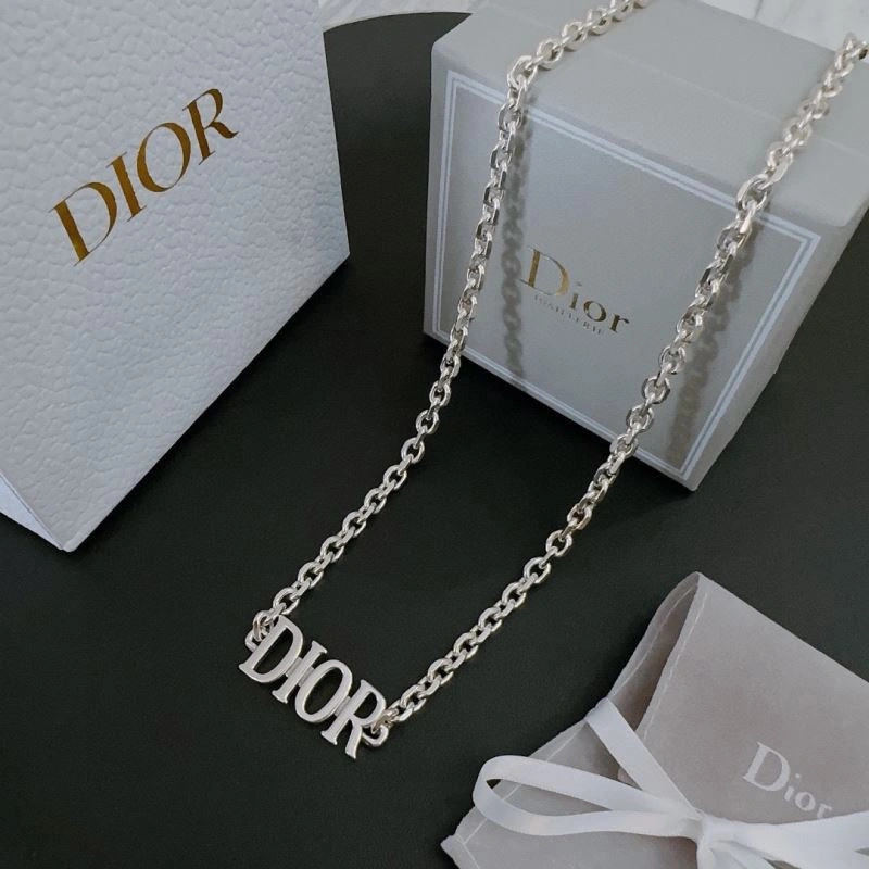 Bargain Christian Dior Necklaces