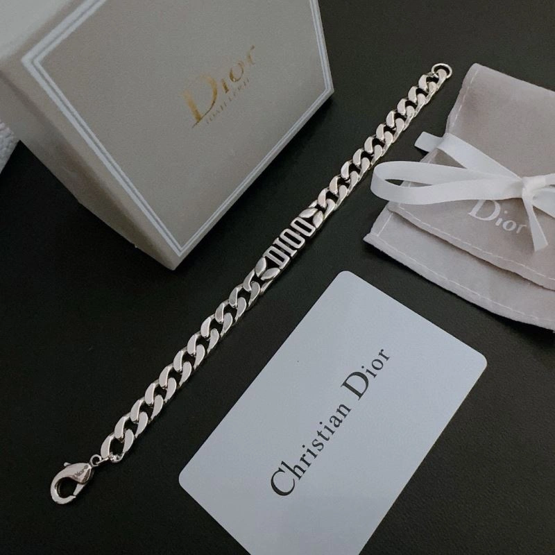 High accuracy Christian Dior Necklaces