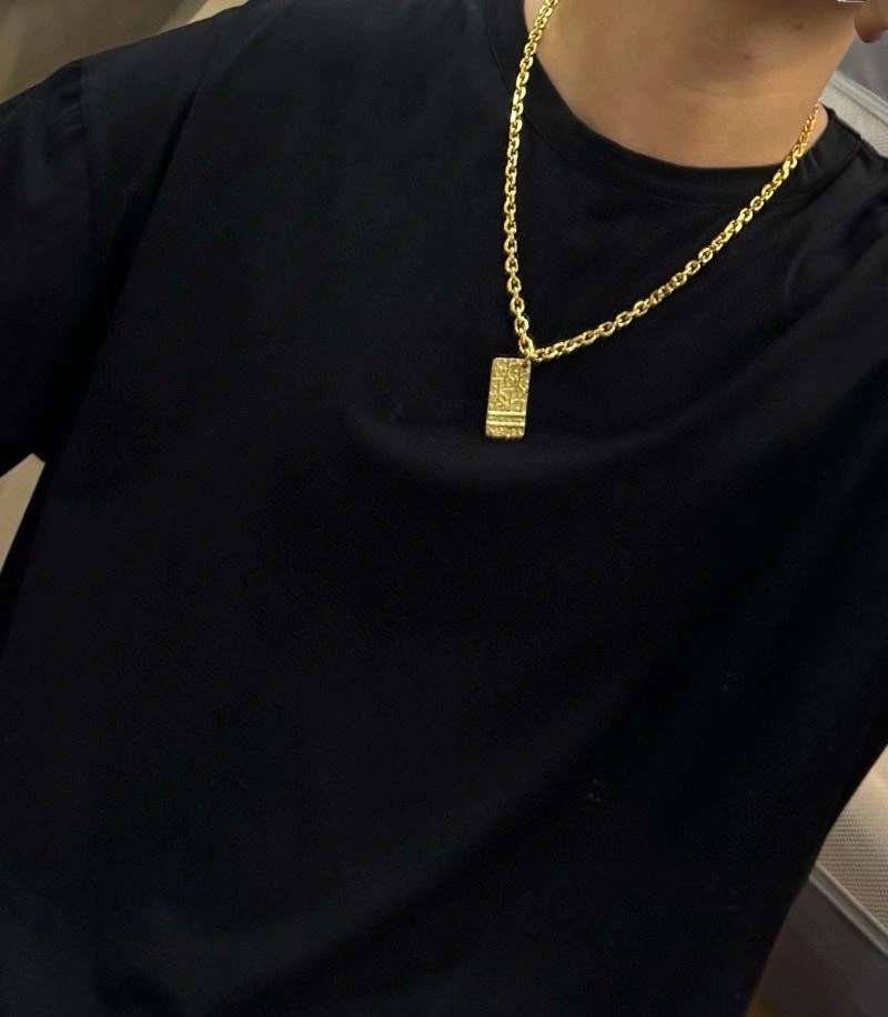 Inexpensive Christian Dior Necklaces