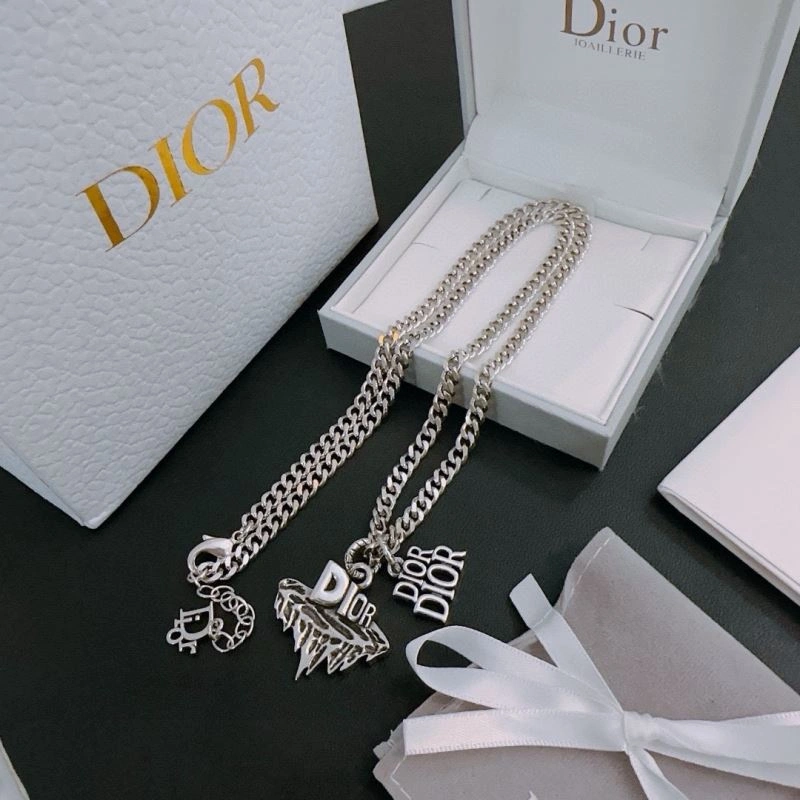 Bargain Christian Dior Necklaces