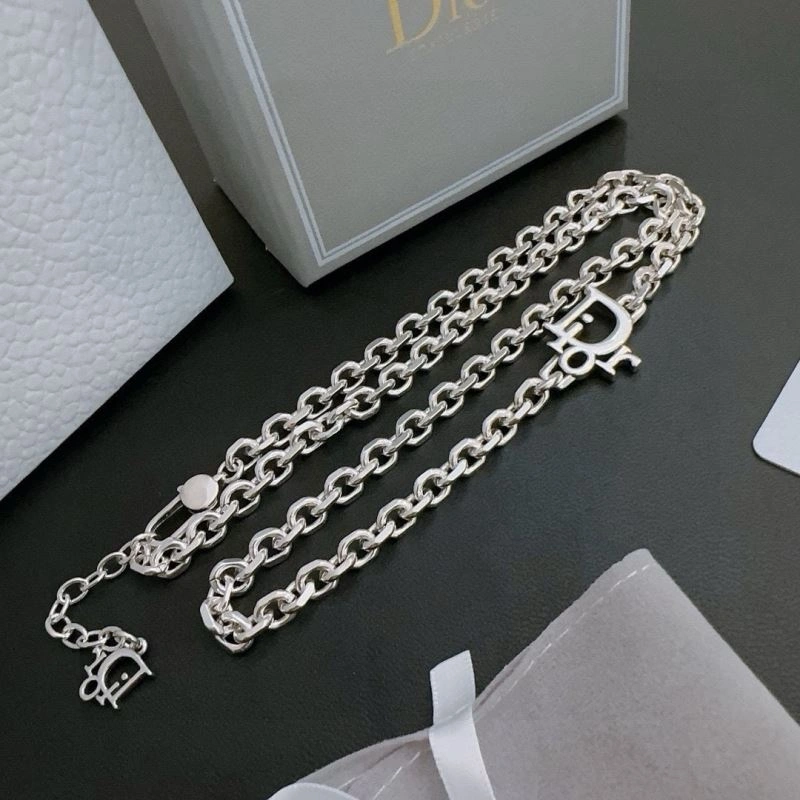 Low-cost Christian Dior Necklaces