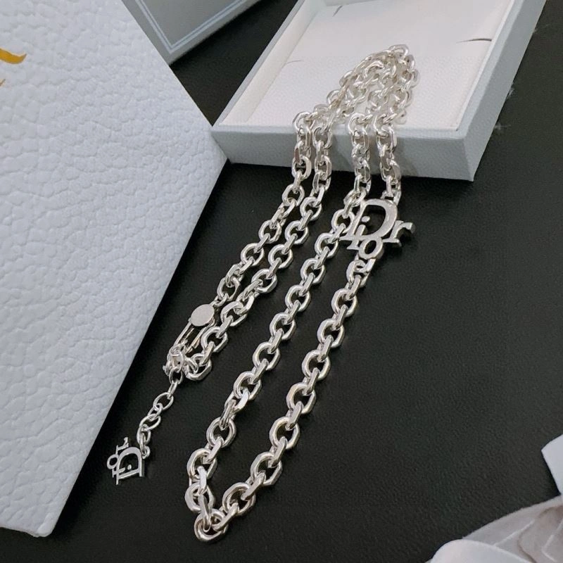 Low-cost Christian Dior Necklaces