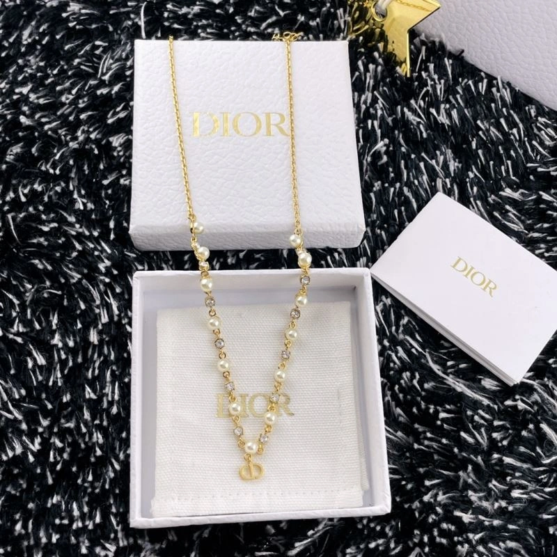 Top match Christian Dior Necklaces