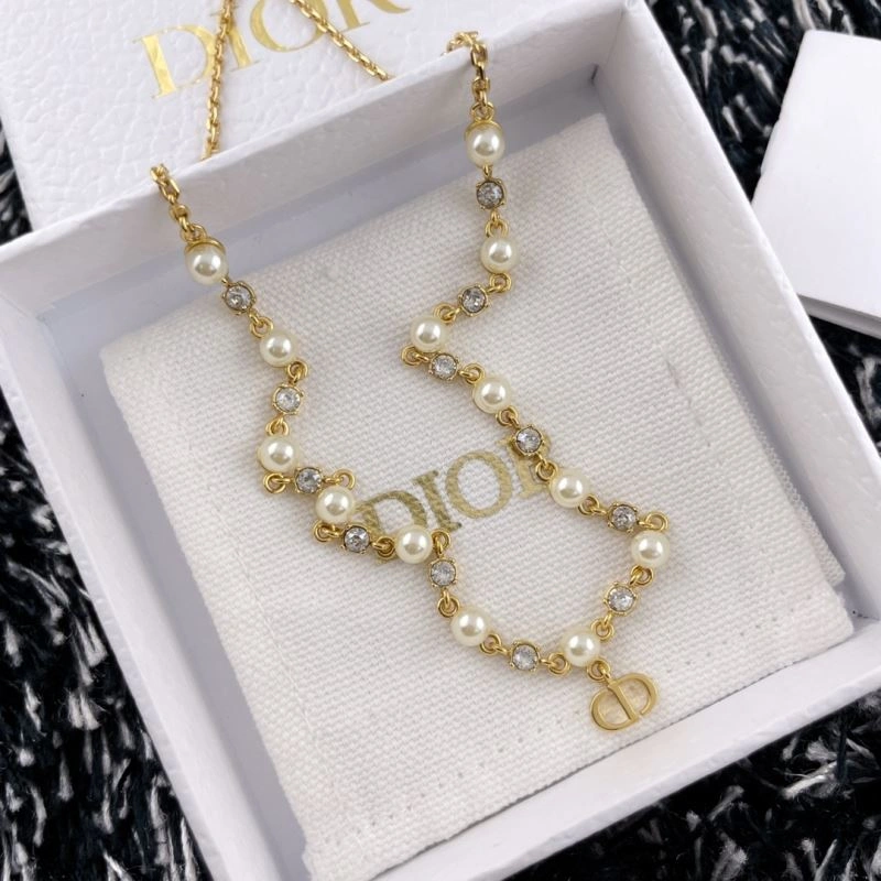 Top match Christian Dior Necklaces
