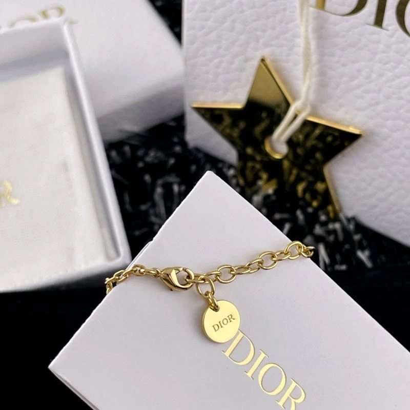 Top match Christian Dior Necklaces