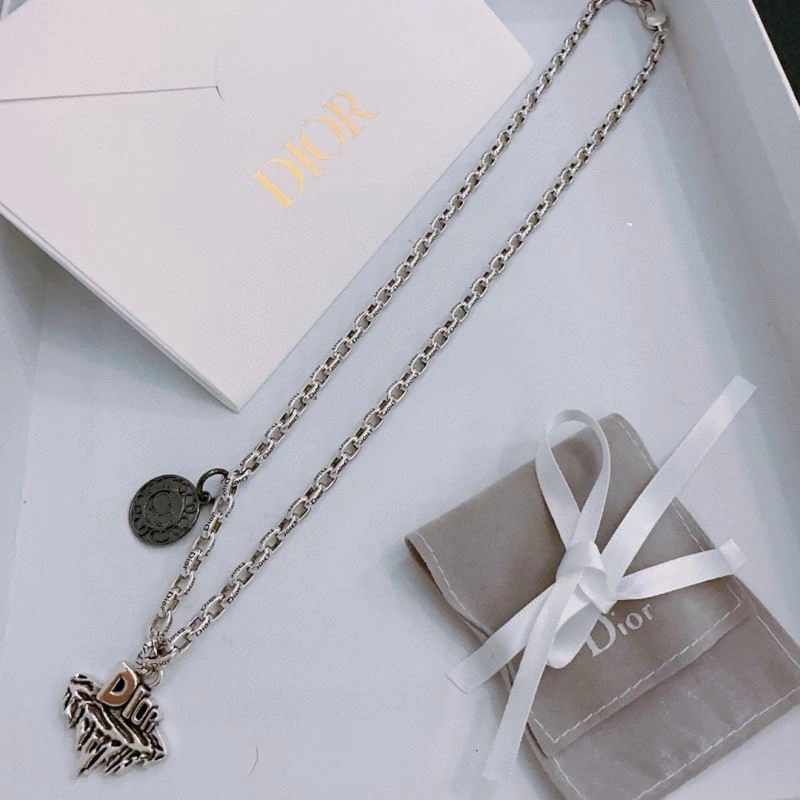 Bargain Christian Dior Necklaces