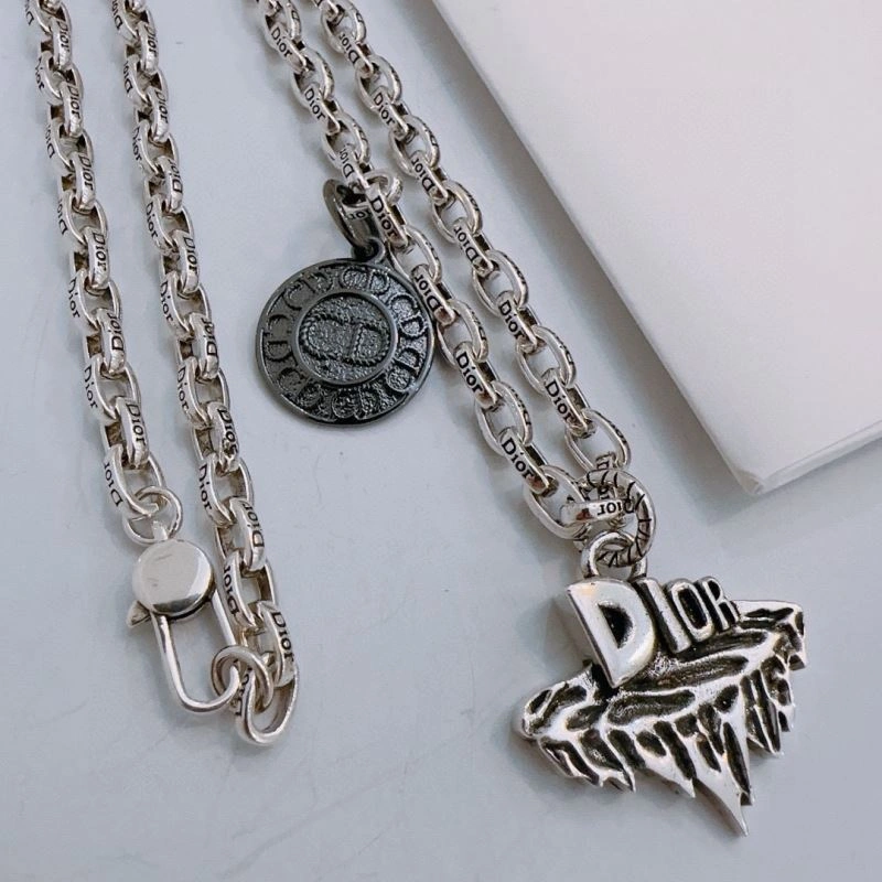 Bargain Christian Dior Necklaces