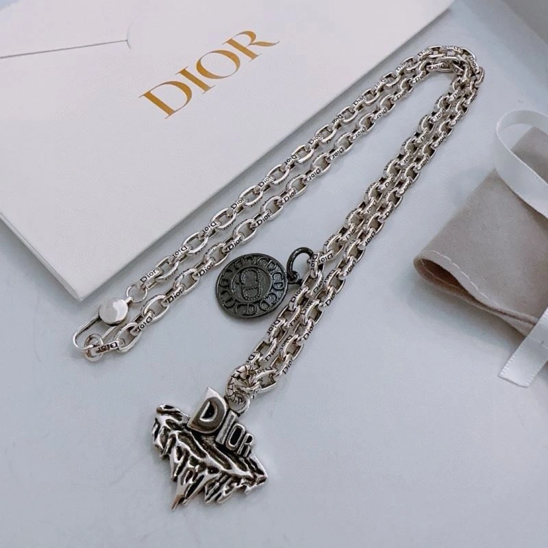 Bargain Christian Dior Necklaces