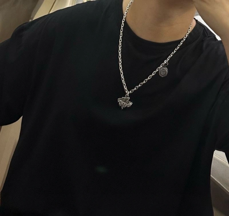 Bargain Christian Dior Necklaces