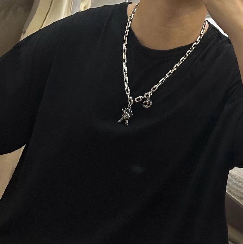 Bargain Christian Dior Necklaces