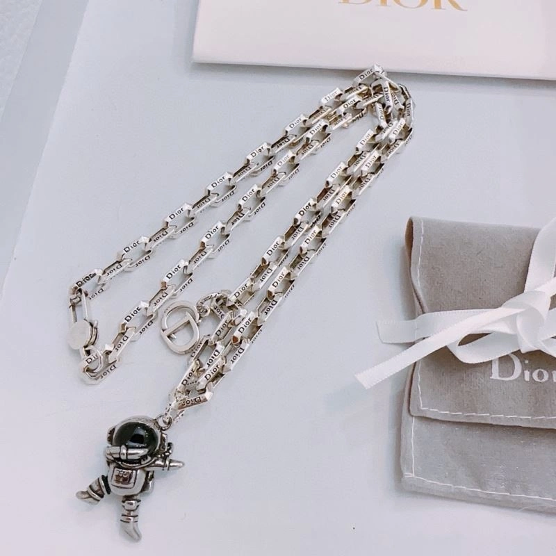 Bargain Christian Dior Necklaces