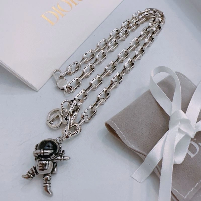 Bargain Christian Dior Necklaces