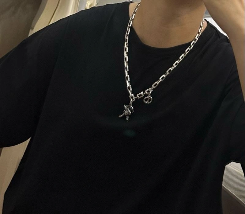 Bargain Christian Dior Necklaces