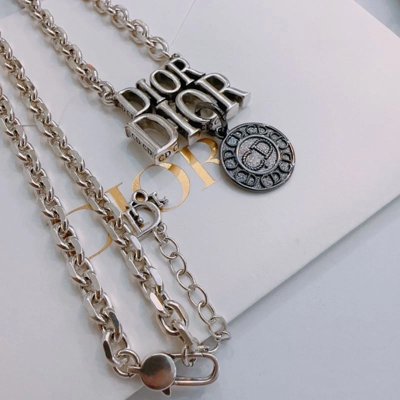 High fidelity Christian Dior Necklaces