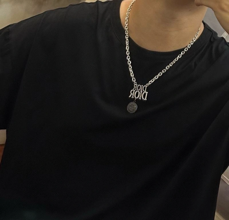 High fidelity Christian Dior Necklaces