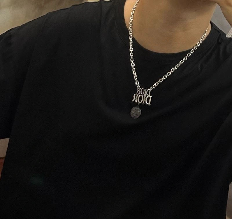 High fidelity Christian Dior Necklaces