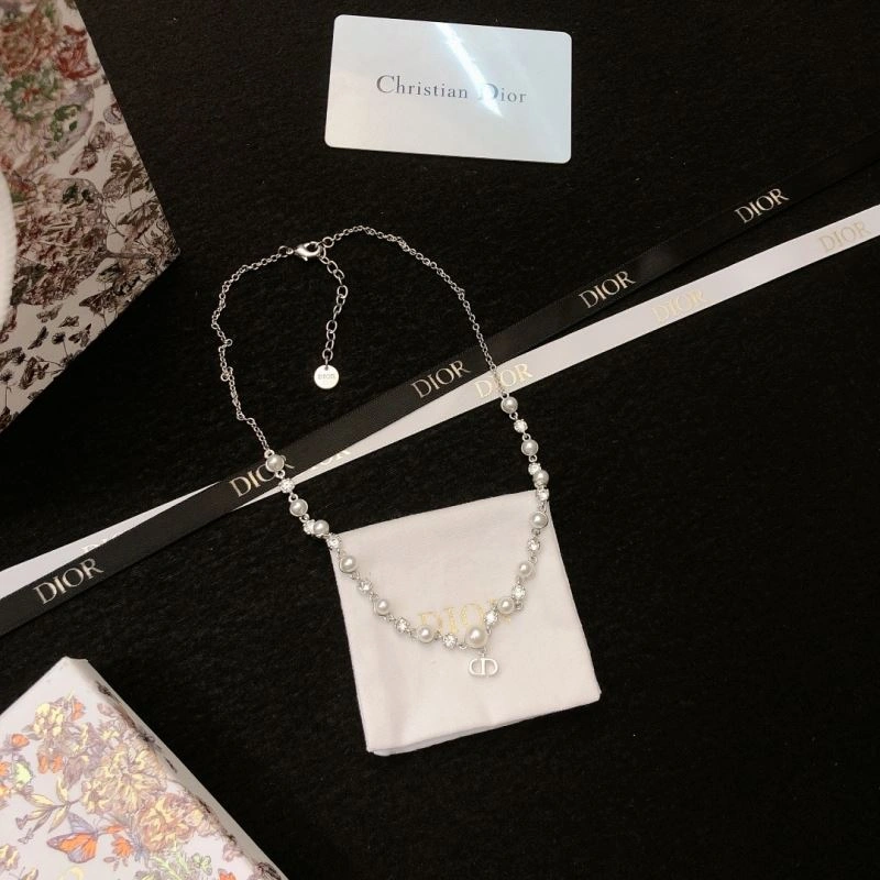 High fidelity Christian Dior Necklaces